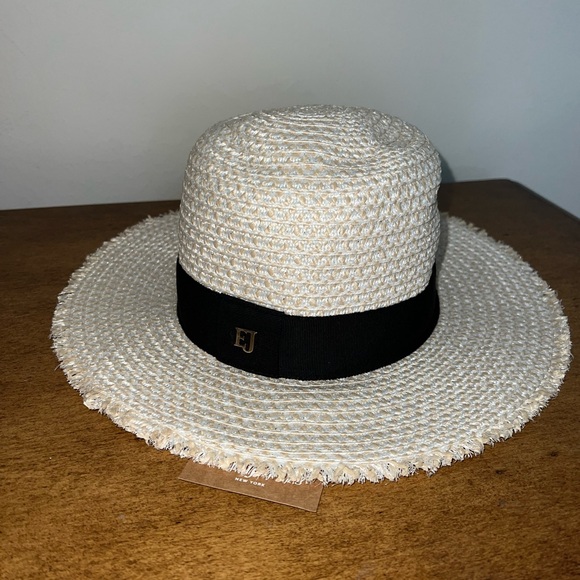 Eric Javits | Accessories | New Eric Javits Look Again Packable Straw ...